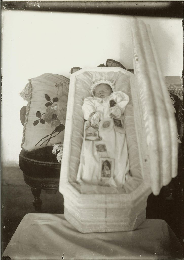 Dead baby in coffin. EW Carter photo ca. 1900 Glass negative: 5"x7 ...